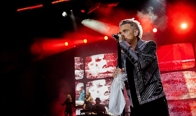 The Electrifying Performance of Somethin’ Stupid That Had Munich Hooked ...